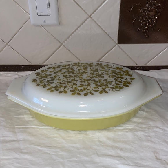 Pyrex | Kitchen | Vintage Pyrex Green Olive Grape Leaves Greenyellow ...